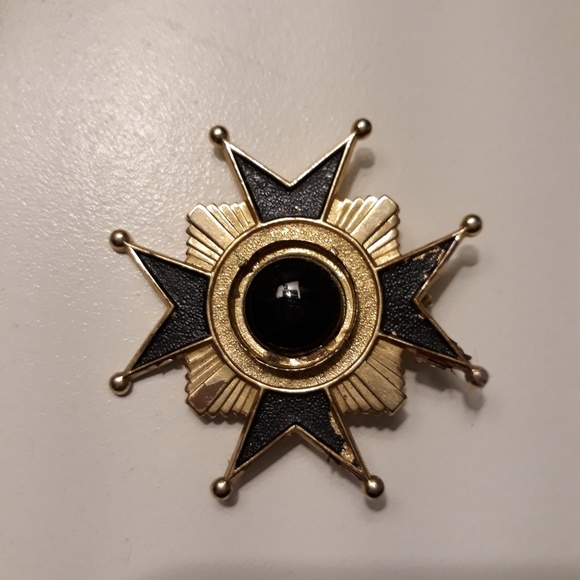 Jewelry | Antique Medalist Brooch | Poshmark
